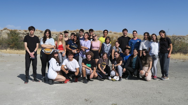 Alumnos del Matías Bravo ayudan a limpiar Las Canteras - La revista de ...